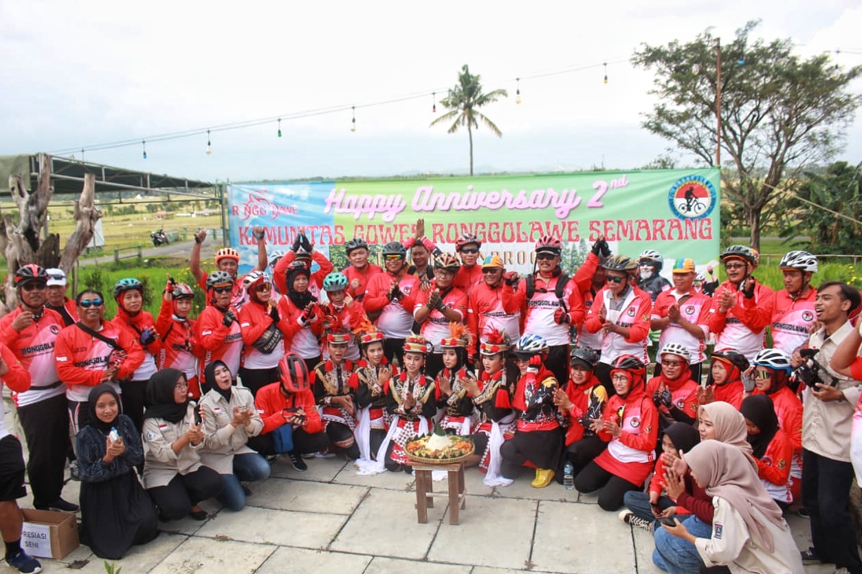 HUT ke-2 Ronggolawe diikuti Ratusan Pesepeda, Dewan dan Duta Anti ...